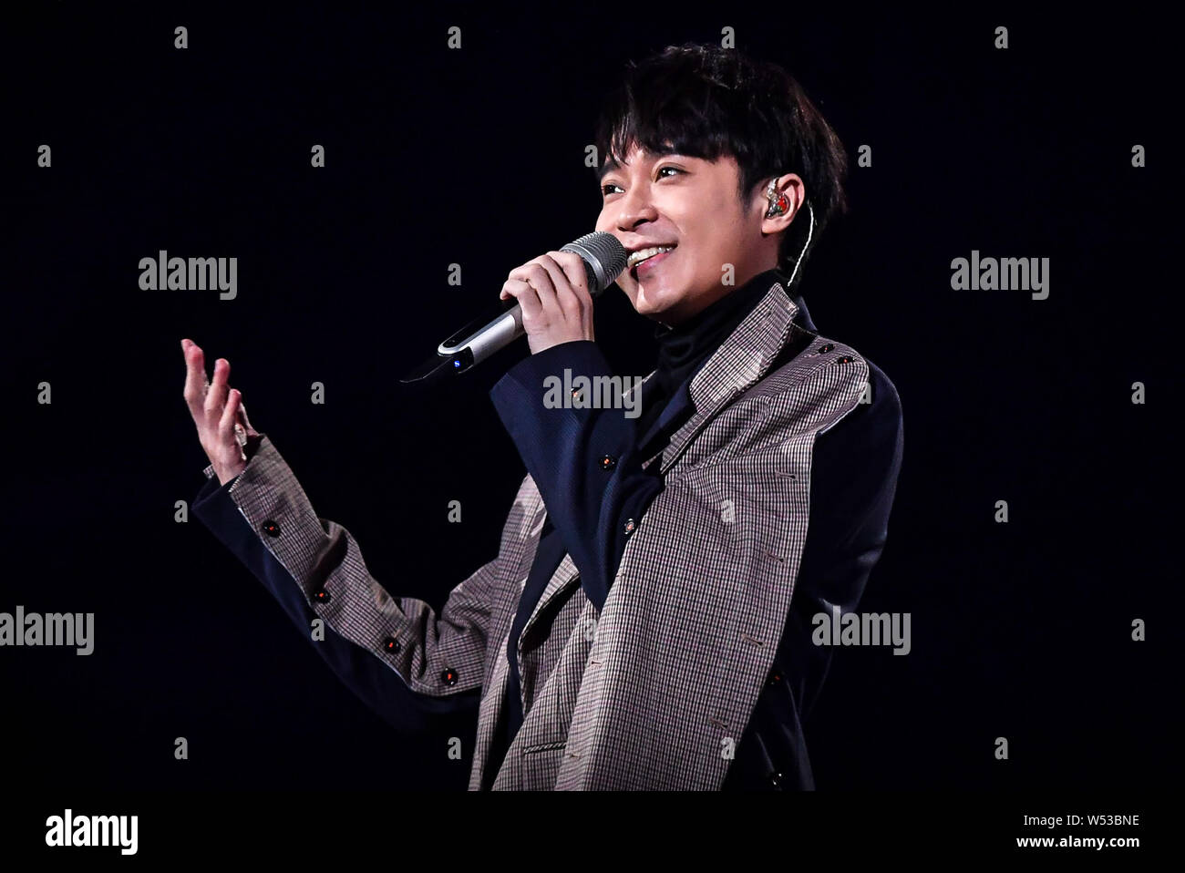 Taiwanese singer-songwriter Wu Tsing-fong of Taiwanese indie band ...