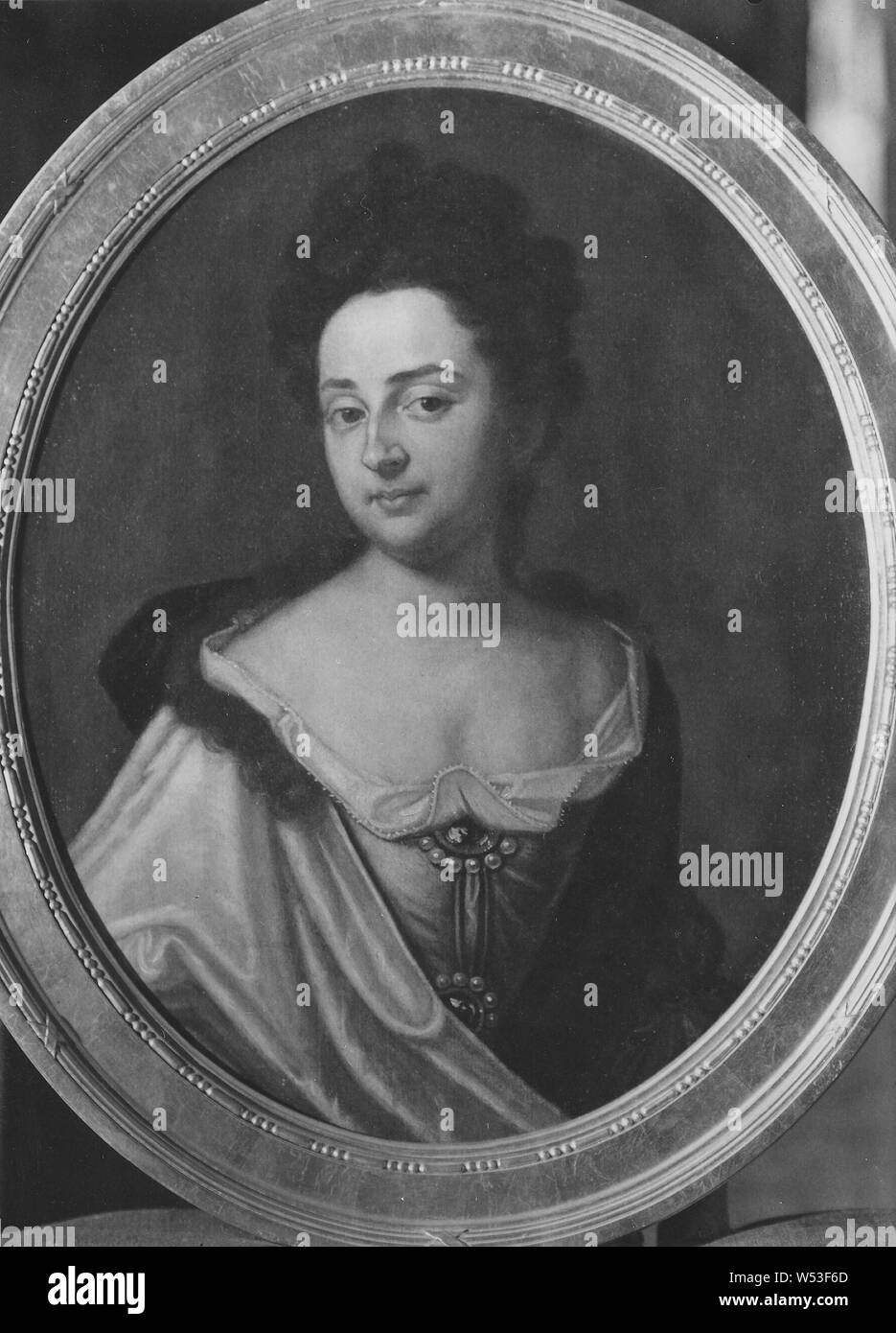 Circa 1690 hi-res stock photography and images - Alamy