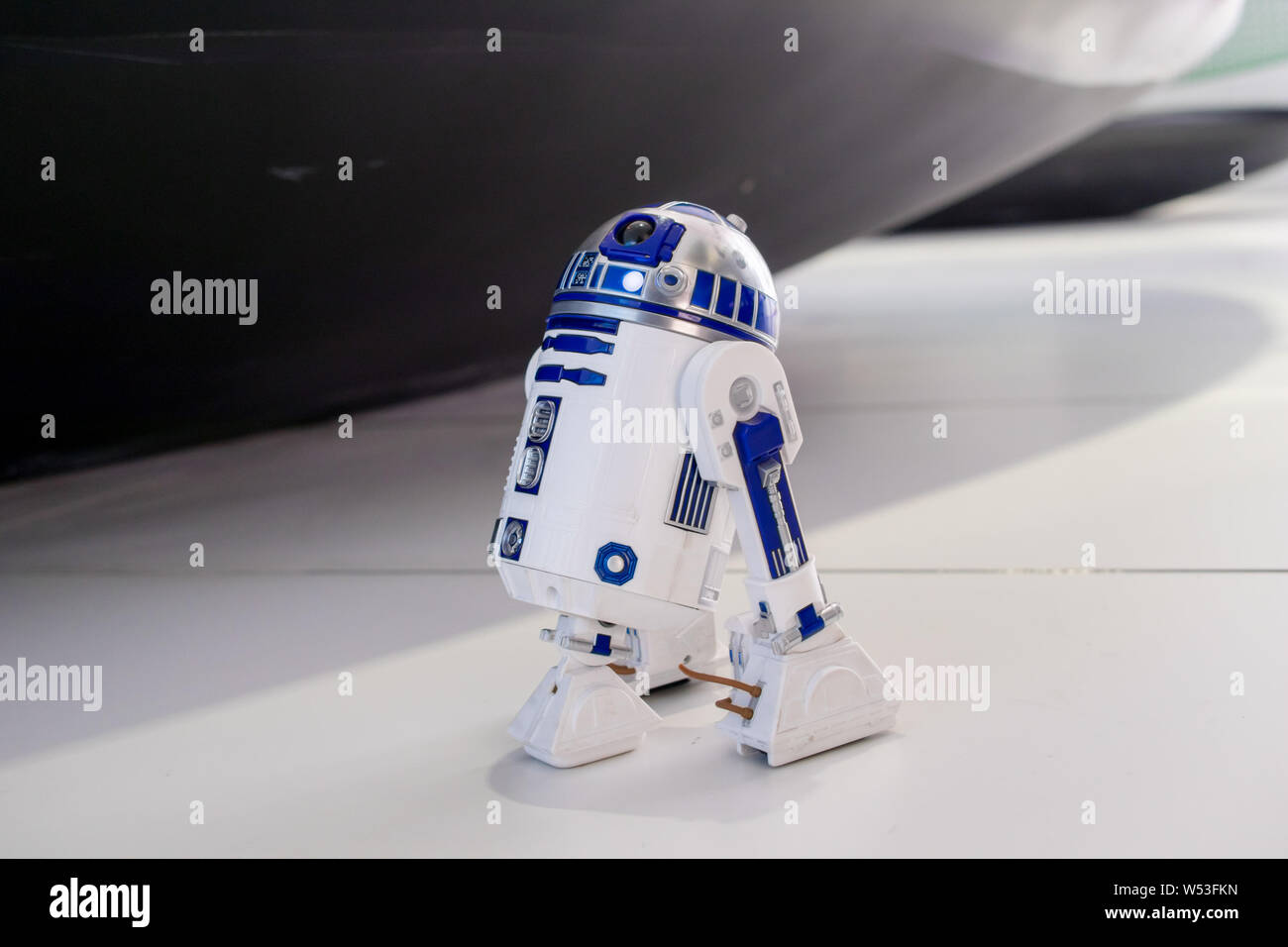 A robot featuring the shape of Star Wars Interactive R2D2 Astromech ...