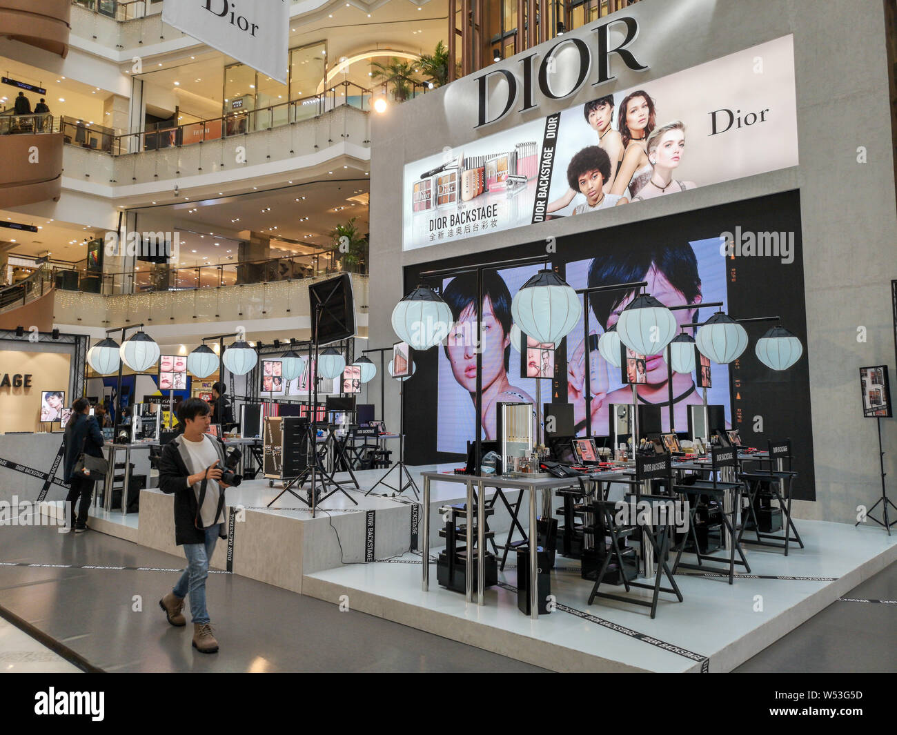 Gucci and dior hi-res stock photography and images - Alamy