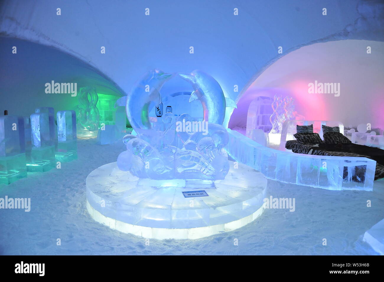 Ice bed hi-res stock photography and images - Alamy