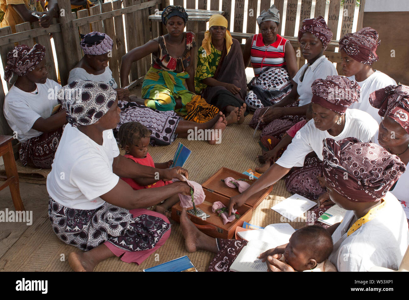 African community meeting traditional High Resolution Stock Photography ...