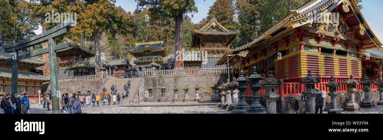 Yomeimon Gate. Japan's most ornate structure, giving off a grand and ...