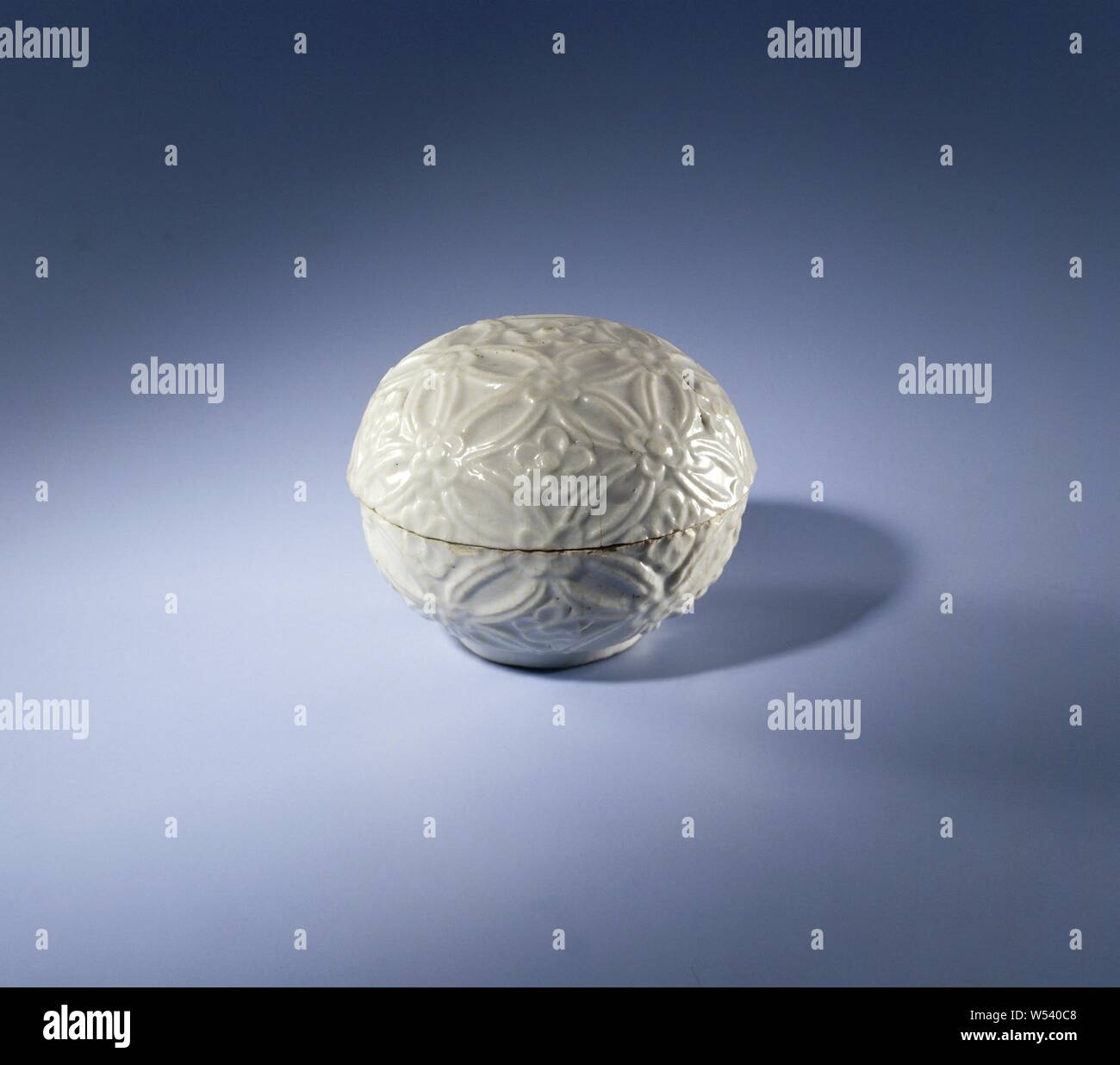 Round-bodied box with continuous flower motif in relief, Spherical box ...