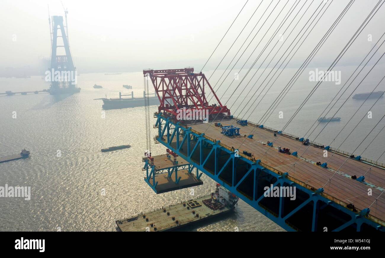 View of the construction site of the No.28 main pier of the world's ...