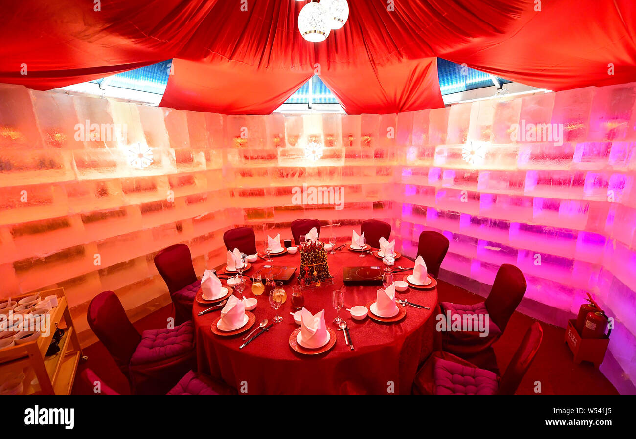 Interior view restaurant built hi-res stock photography and images - Alamy