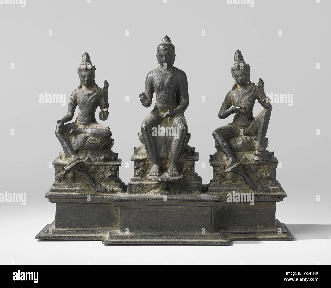Two bodhisattvas buddha seated hi-res stock photography and images - Alamy