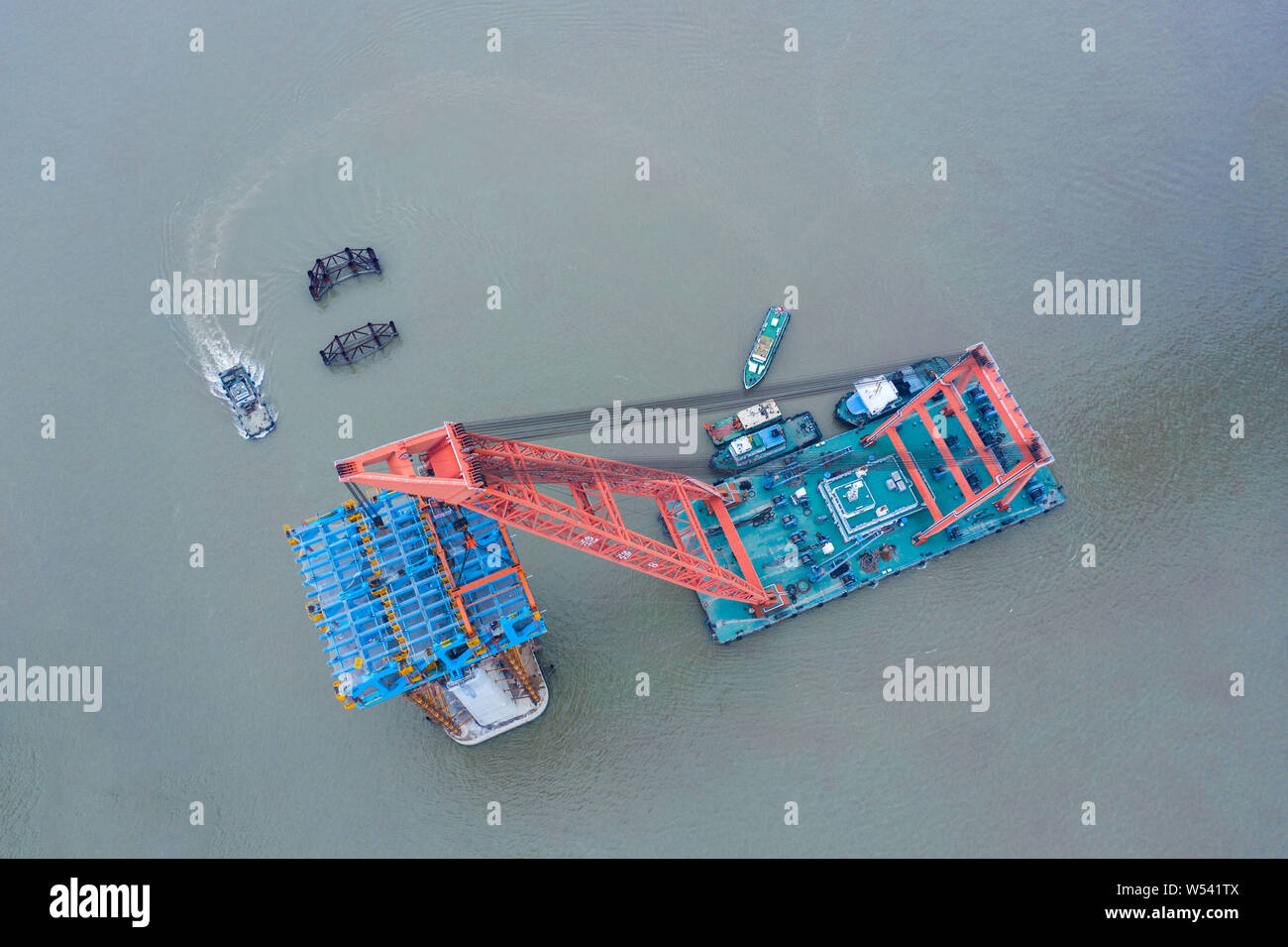 The No.27 auxiliary pier of the world's longest cable-stayed bridge ...