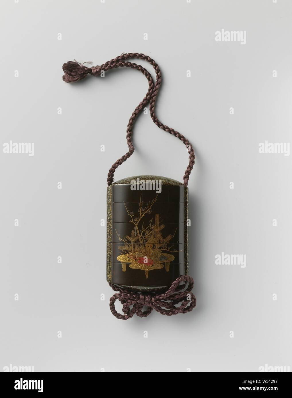 Inro with screen, Five-part inro with a decoration of ao a screen and ...