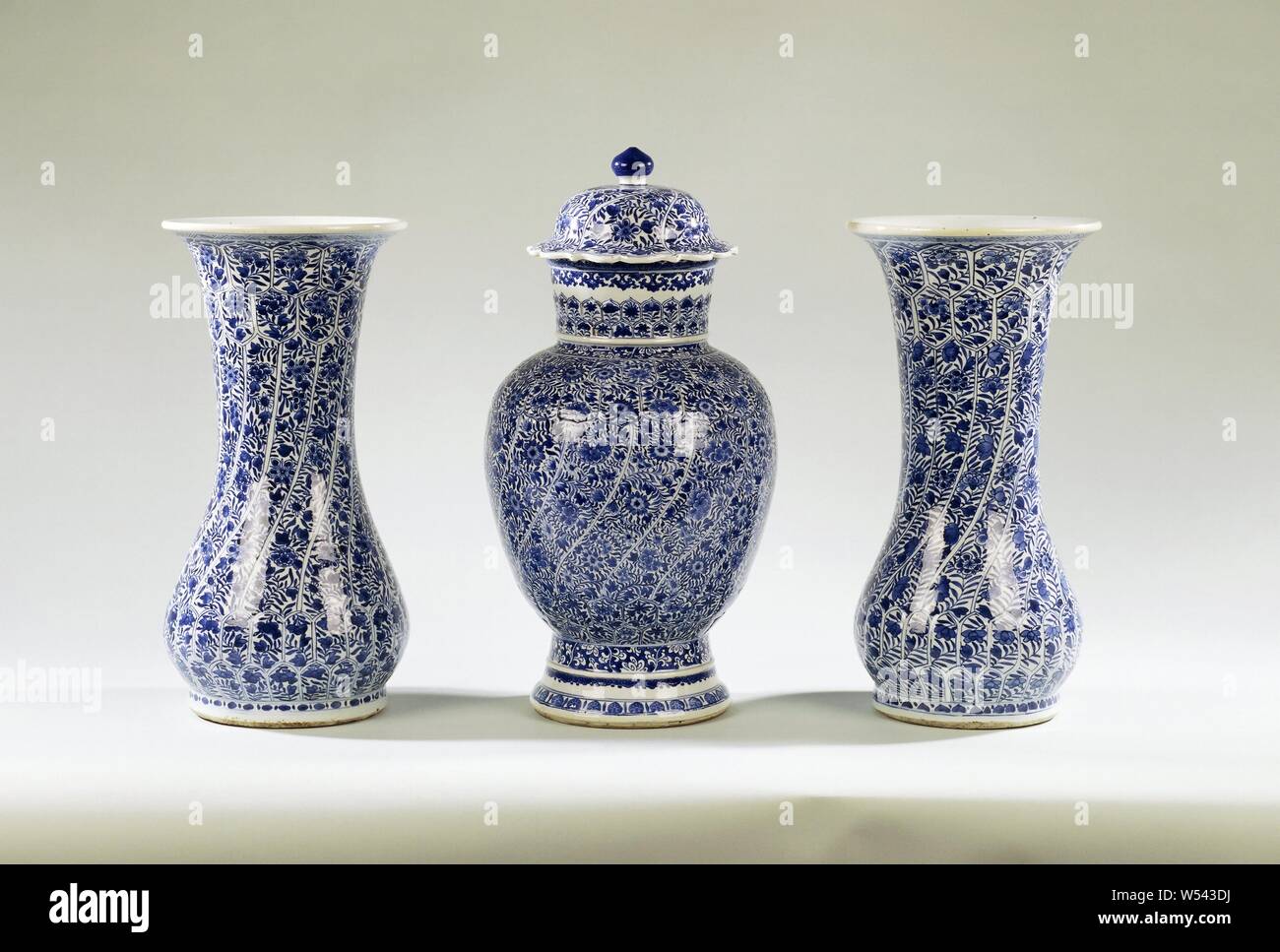 Pear shaped beaker vase hi-res stock photography and images - Alamy