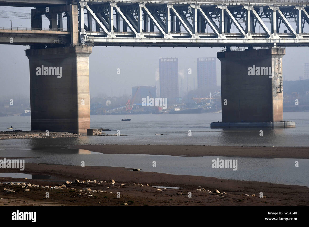 China drought river hi-res stock photography and images - Alamy