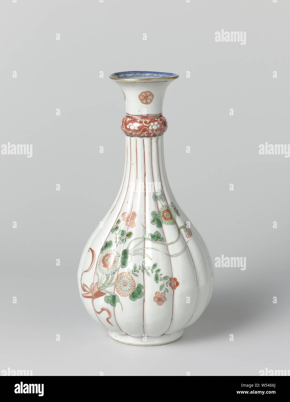Pear shaped porcelain vase hi-res stock photography and images - Alamy