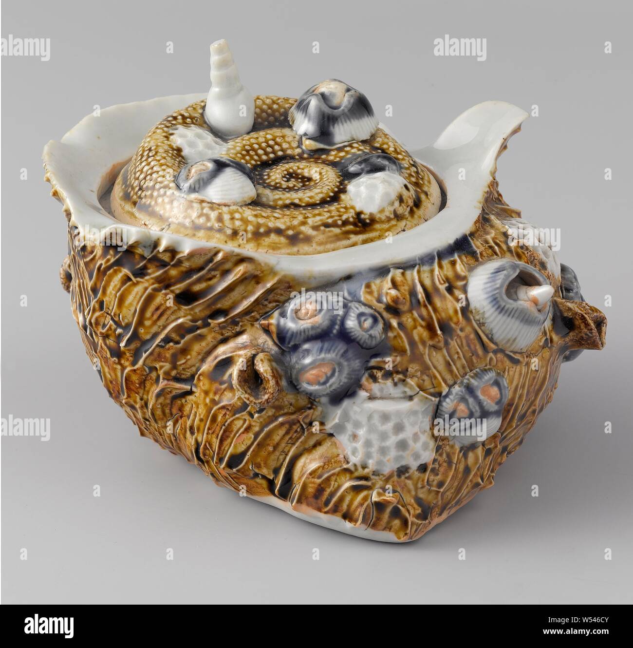 Conch shaped hi-res stock photography and images - Alamy