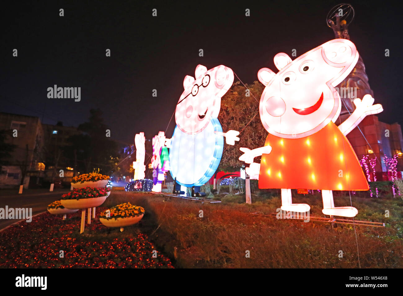 Peppa pig colorful hi-res stock photography and images - Alamy