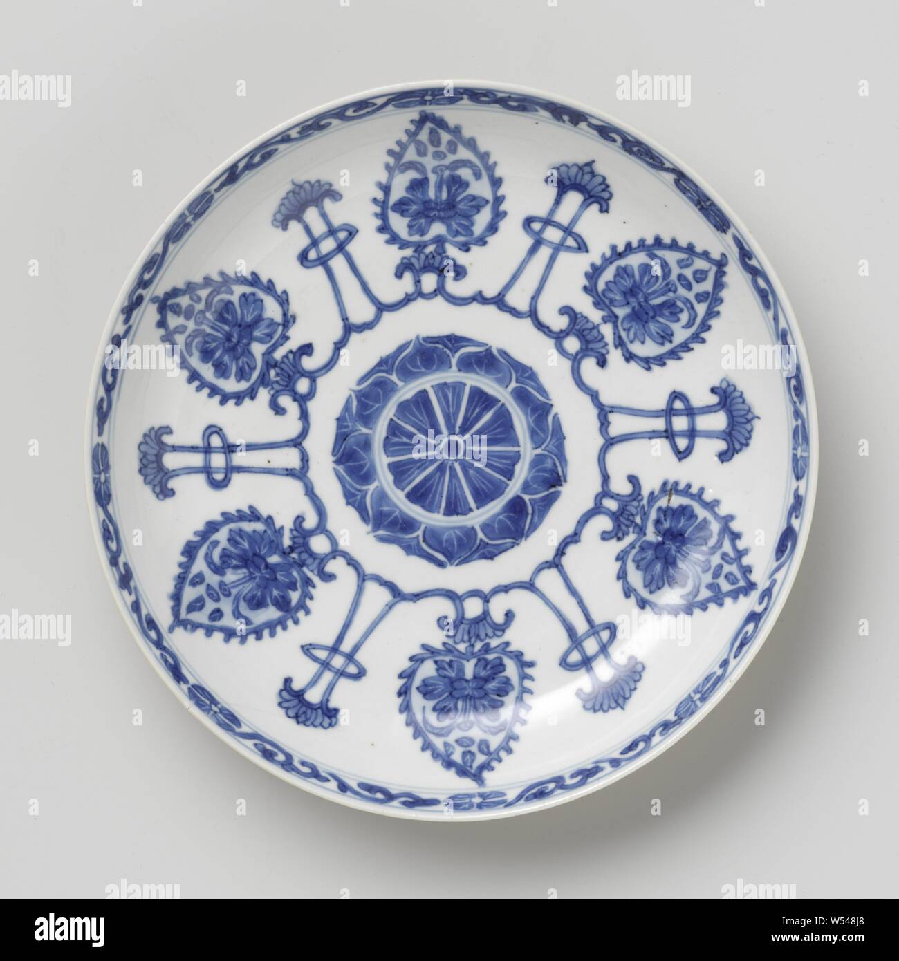 Alternating leaf shaped cartouches filled hi-res stock photography and ...