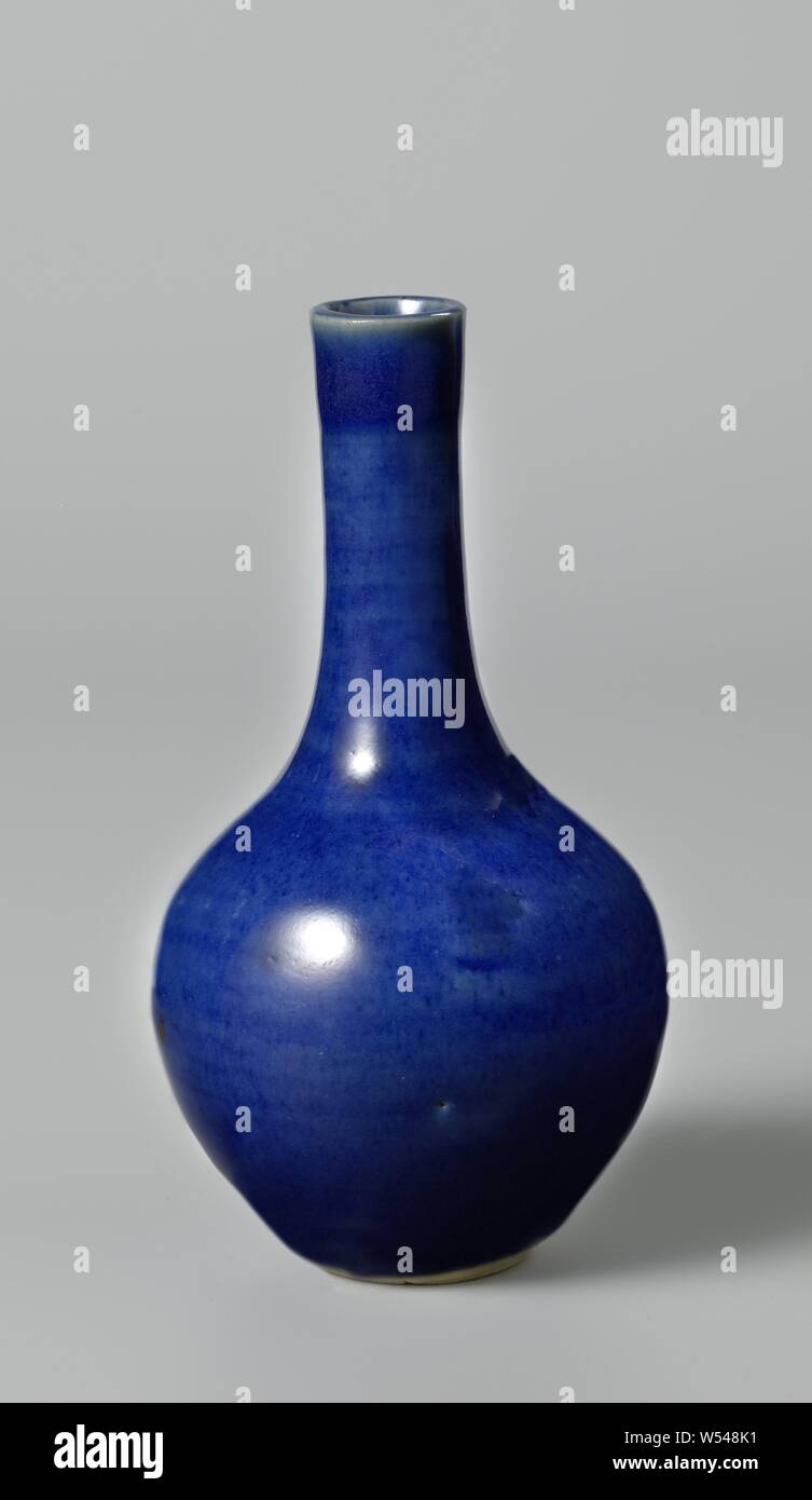 Bottle vase with powder blue, Porcelain bottle-shaped vase with round ...