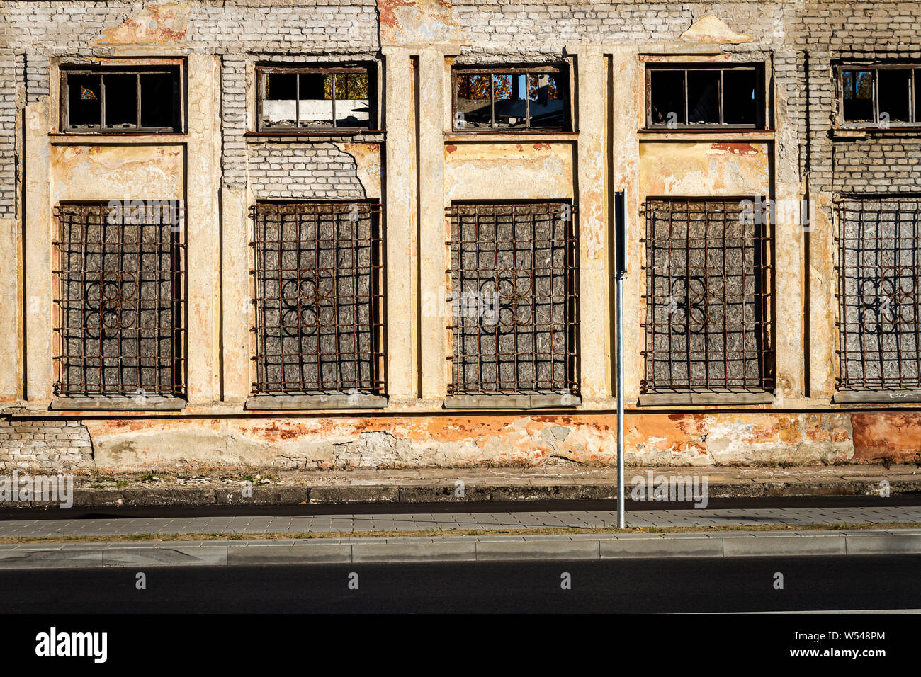 Windows grating hi-res stock photography and images - Alamy