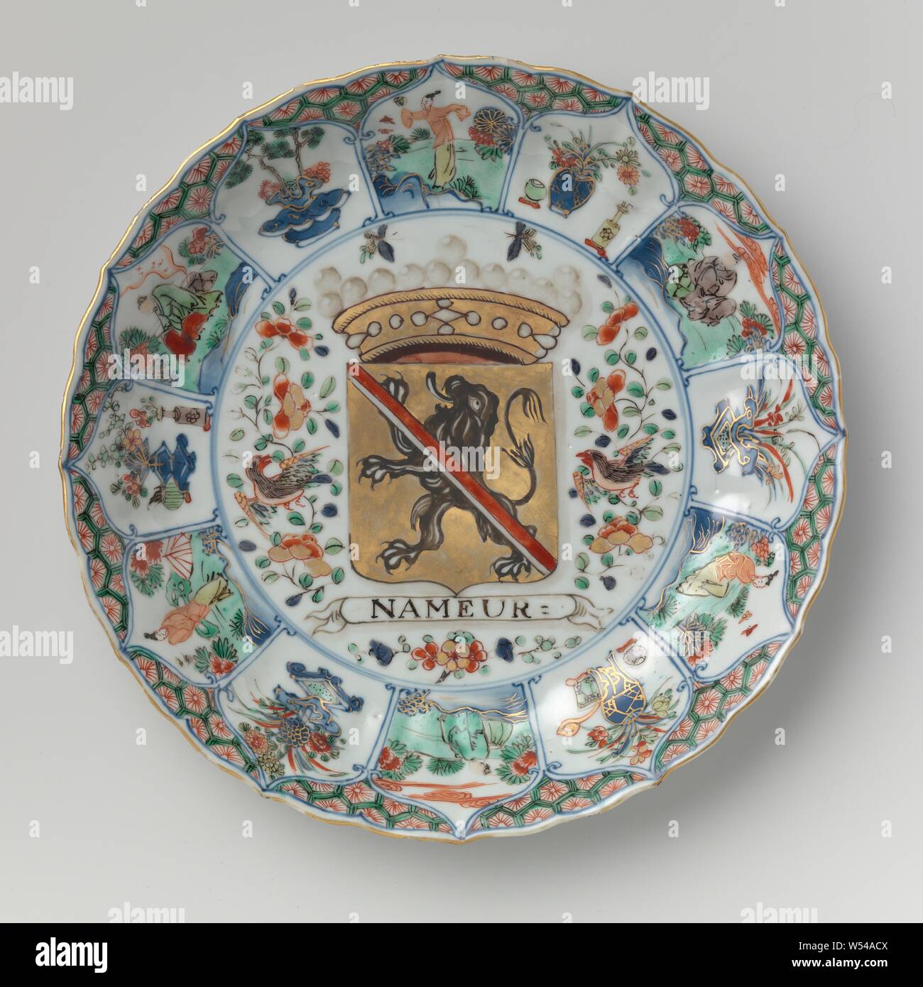 Saucer dish with the arms of Namur, Porcelain dish with ribbed wall and ...