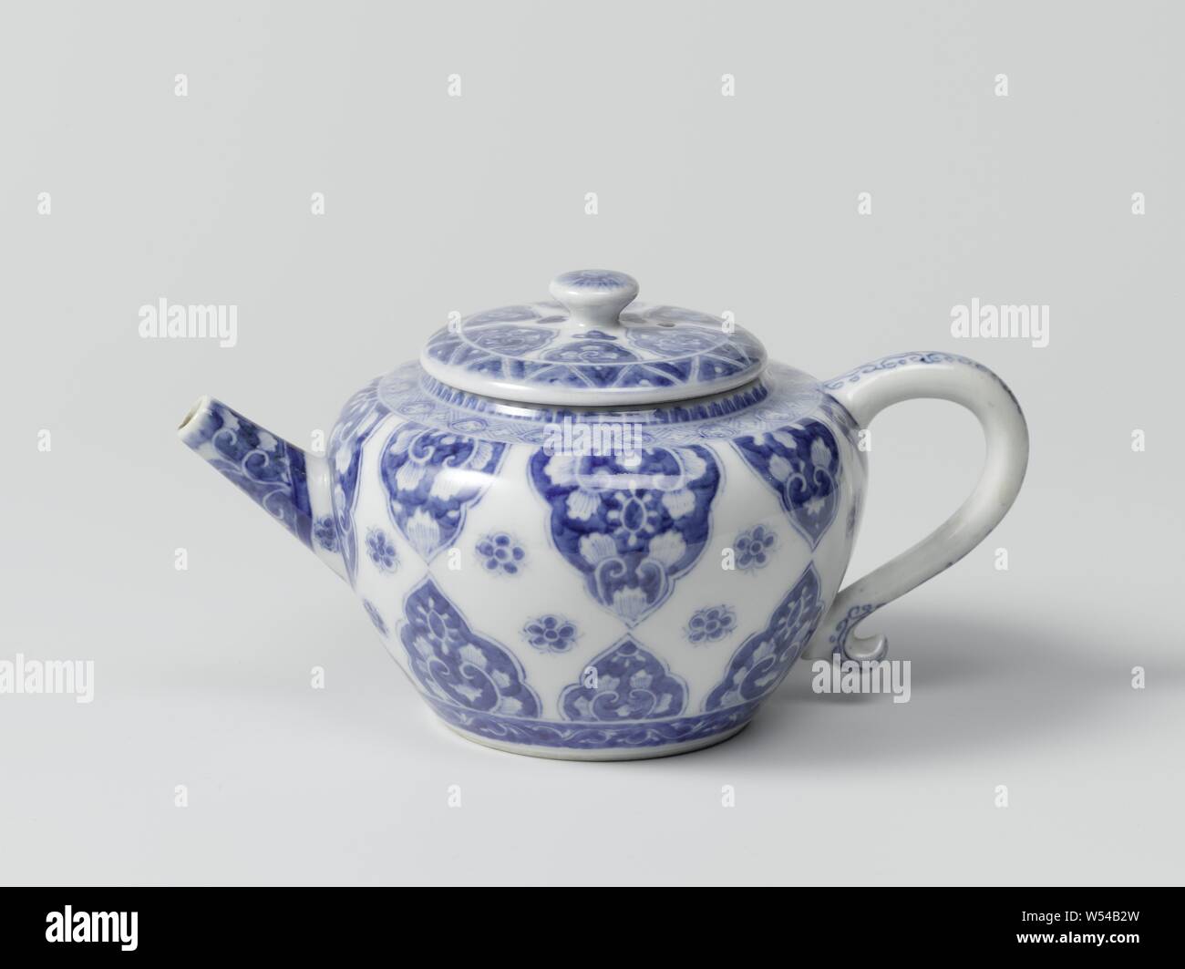 Teapot handle hi-res stock photography and images - Alamy