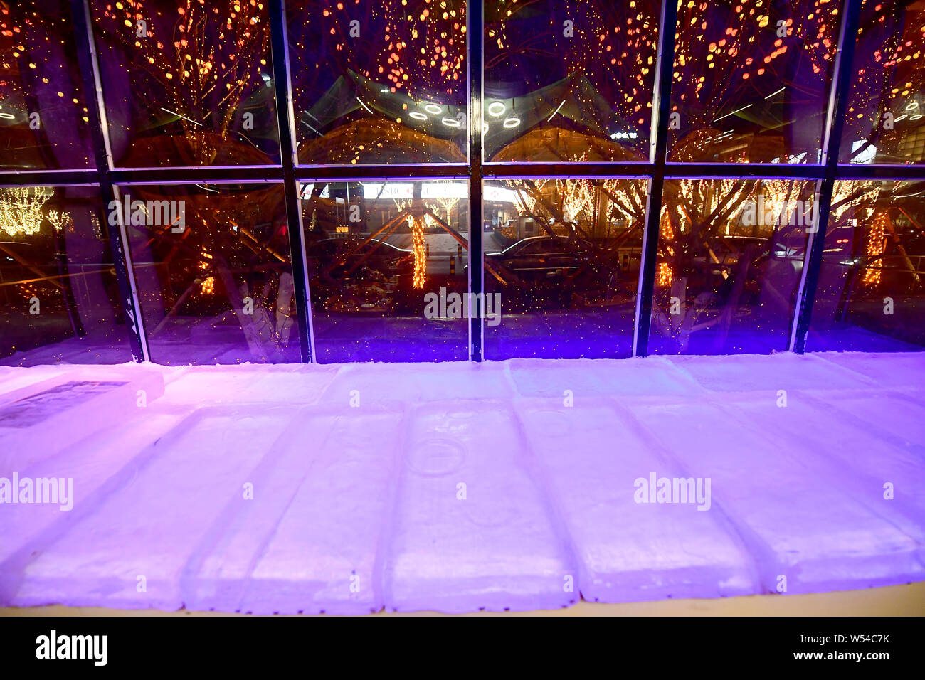 Ice house interior hi-res stock photography and images - Alamy