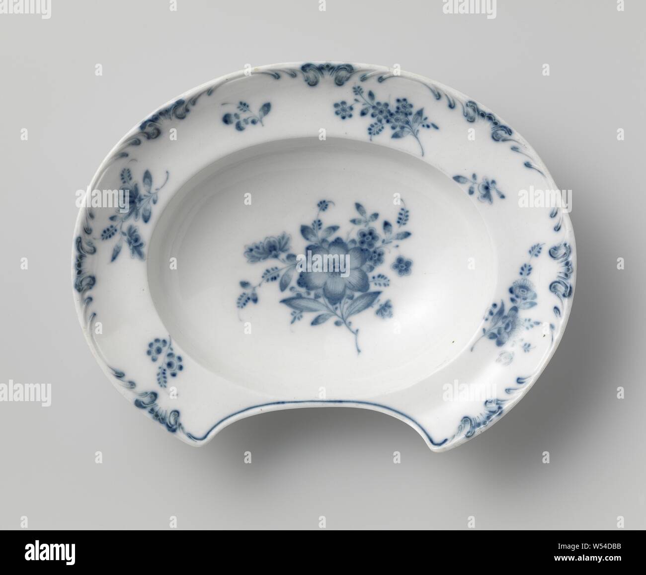 Porcelain shaving basin hi-res stock photography and images - Alamy