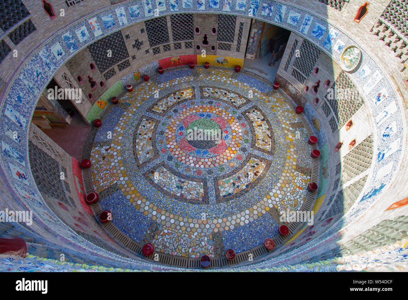 Ermei hi-res stock photography and images - Alamy