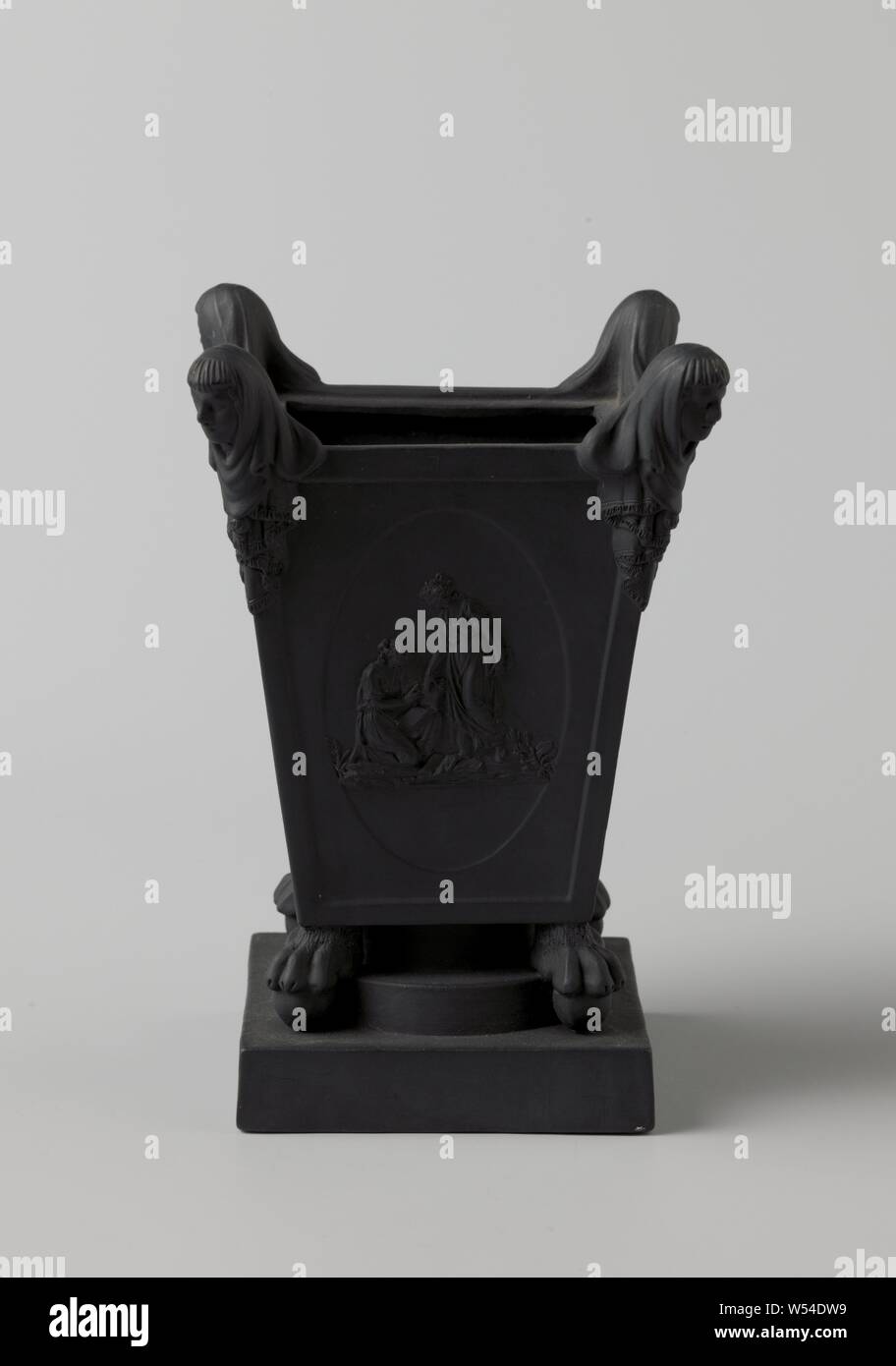 Inverted pyramidal vase hi-res stock photography and images - Alamy