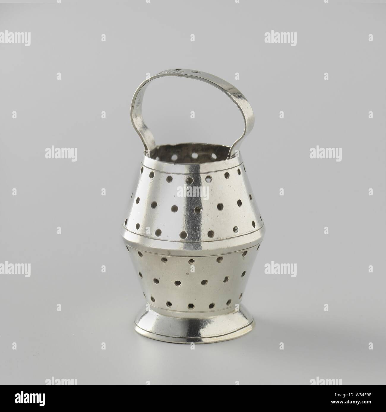 Double conical bucket hi-res stock photography and images - Alamy
