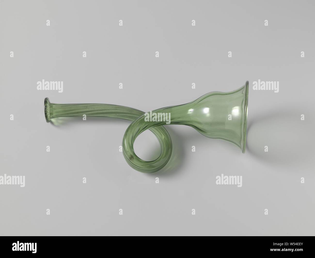 L shaped glass tube hi-res stock photography and images - Alamy