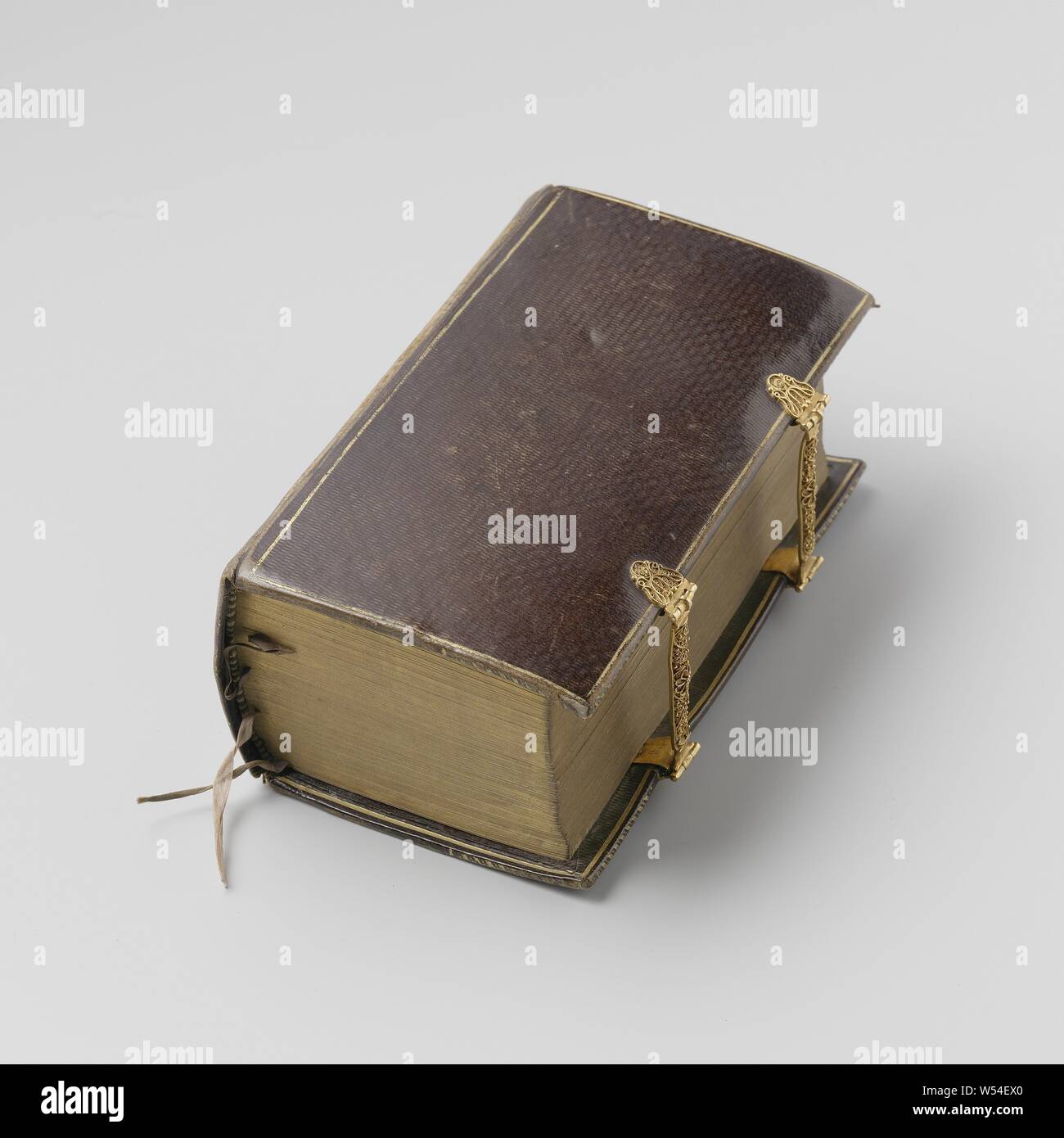 Filigree line hi-res stock photography and images - Alamy