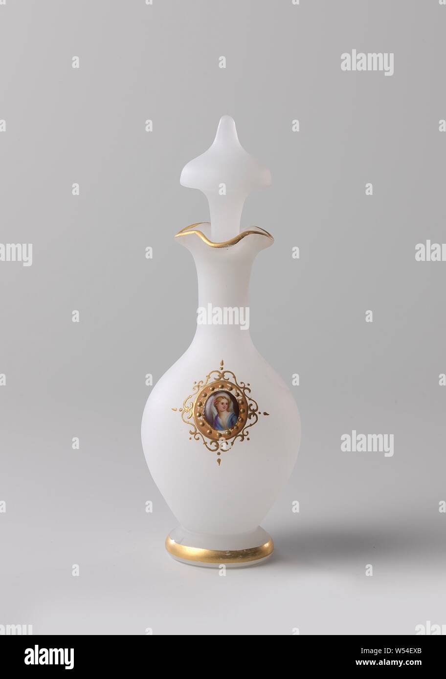 Four part lobed spout hi-res stock photography and images - Alamy