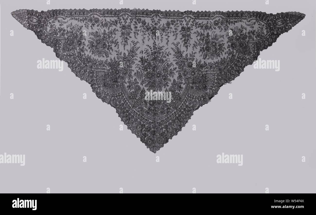 Five rounded triangular motifs hi-res stock photography and images - Alamy