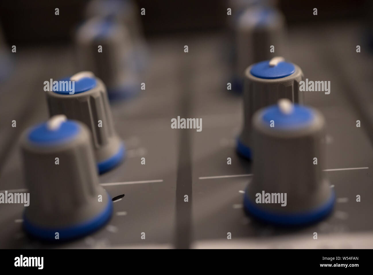 Music speaker on cloud hi-res stock photography and images - Alamy