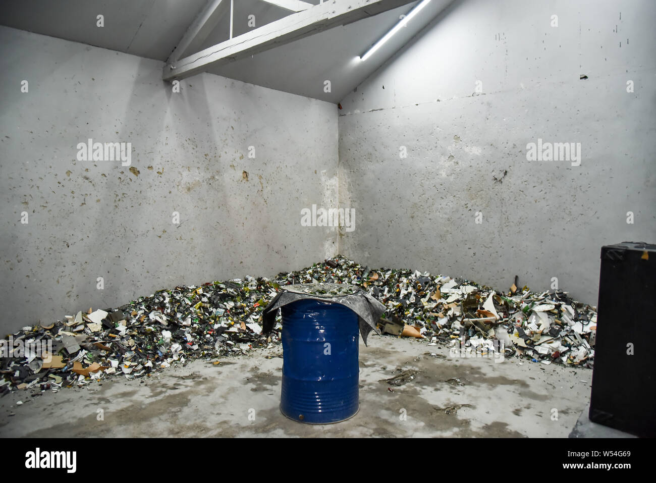 The anger room hi-res stock photography and images - Alamy