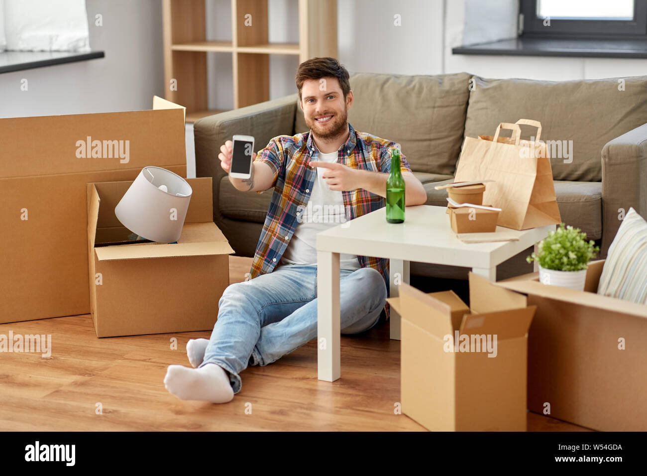 Moving food hi-res stock photography and images - Alamy