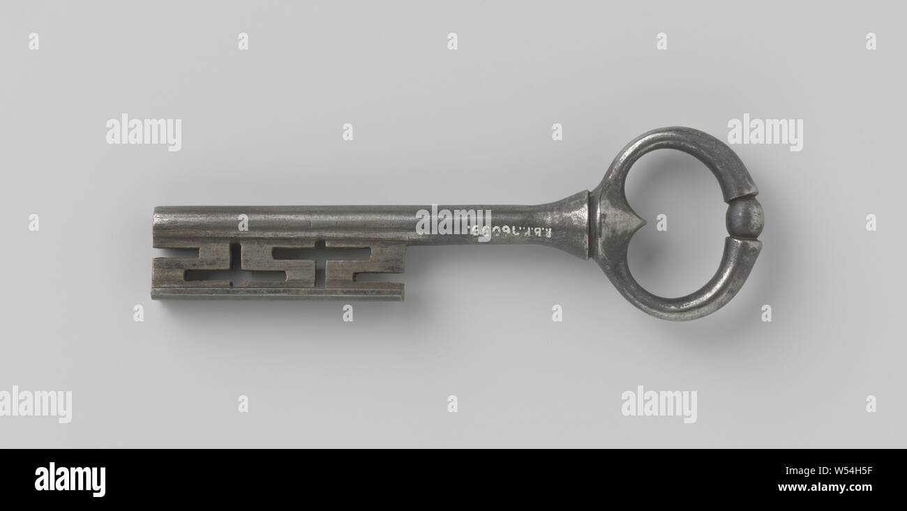 Key of a padlock Guild test, Key of padlock with double lock get 16. W ...