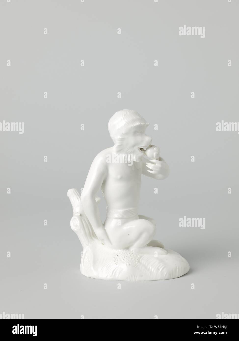 Squatted monkey hi-res stock photography and images - Alamy