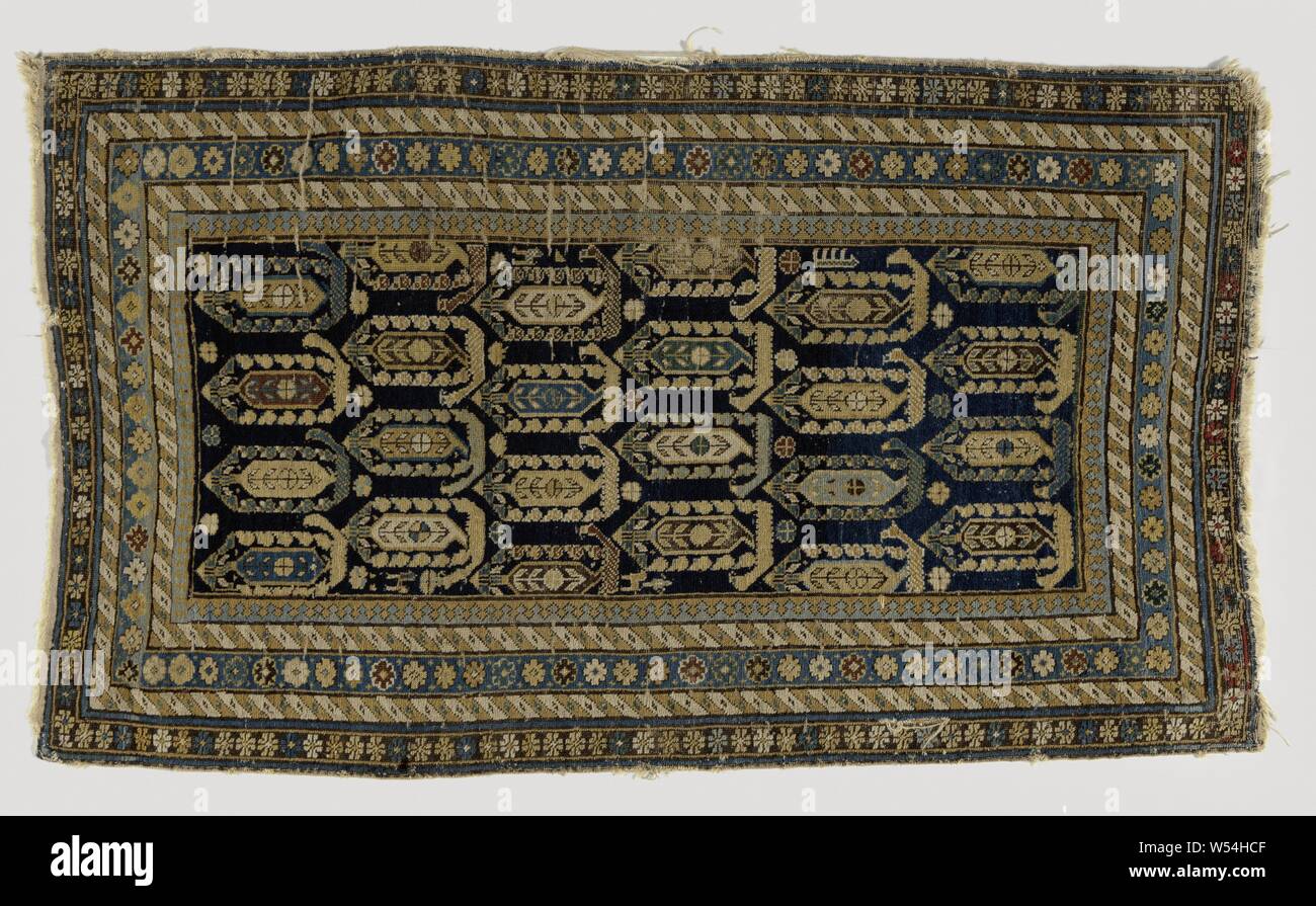 Six staggered rows hi-res stock photography and images - Alamy