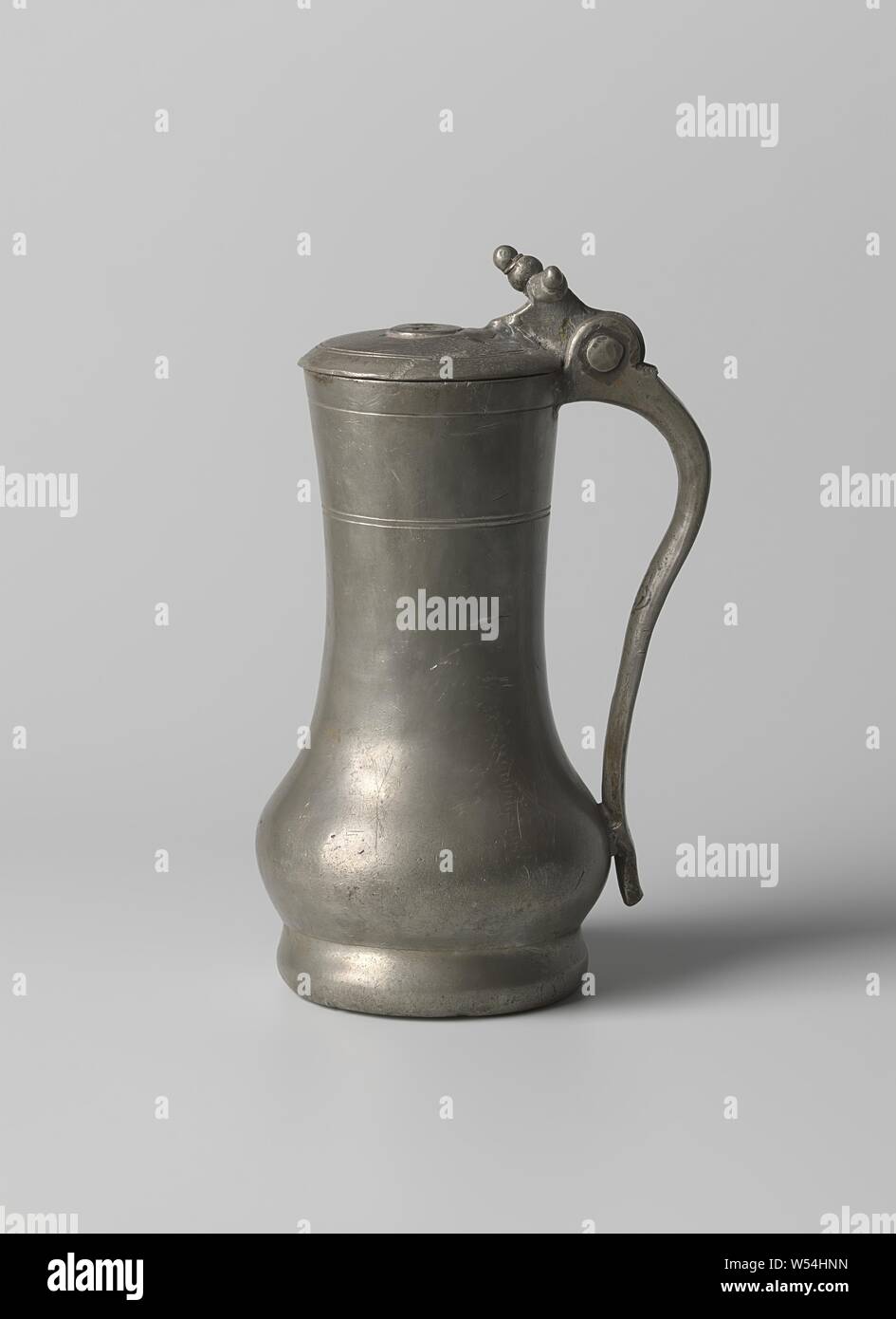 Single two lip hi-res stock photography and images - Alamy