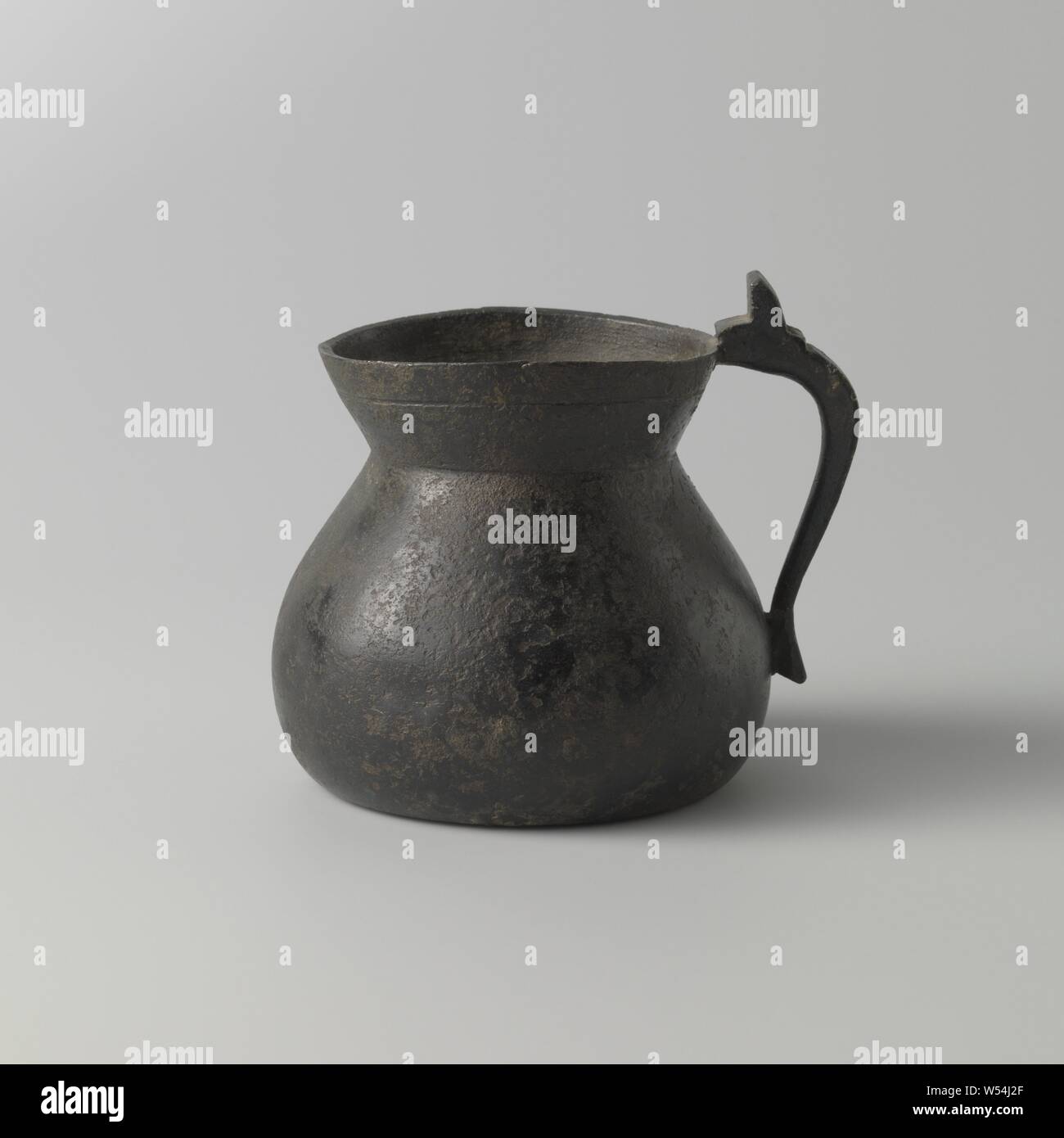 Constriction of the abdomen hi-res stock photography and images - Alamy