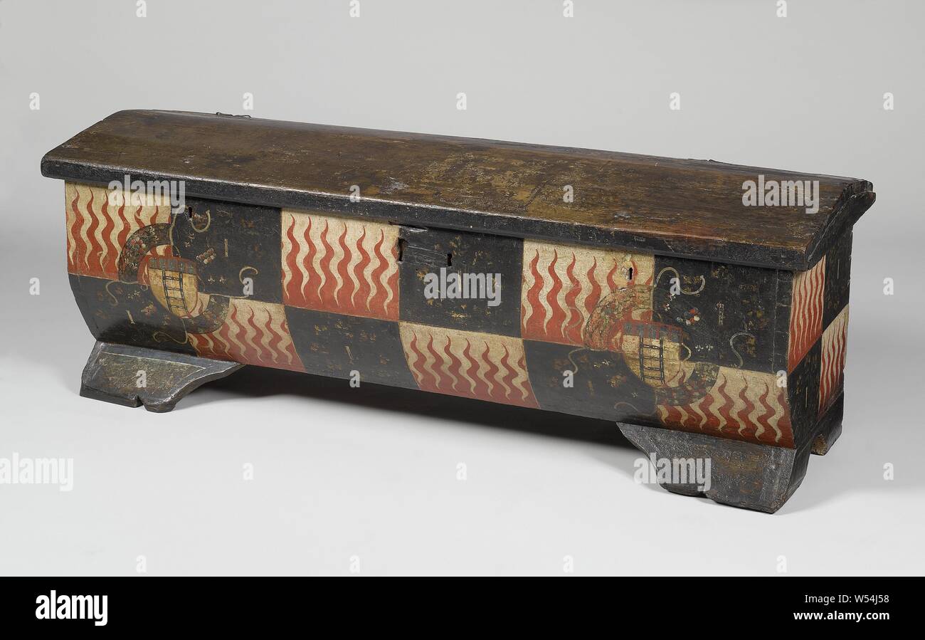 Poplar wood painted chest hi-res stock photography and images - Alamy