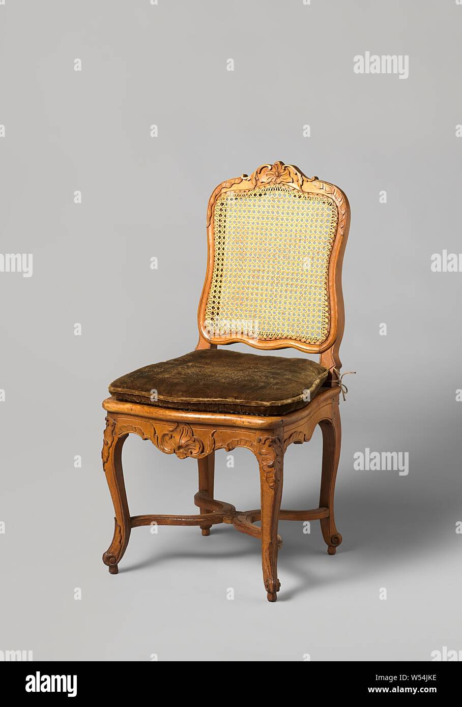 X shaped chair hi-res stock photography and images - Alamy