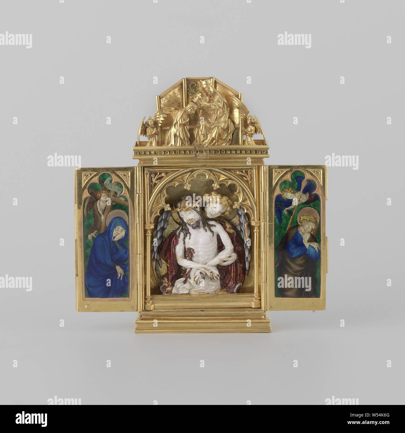 St john the evangelist altar hi-res stock photography and images - Alamy