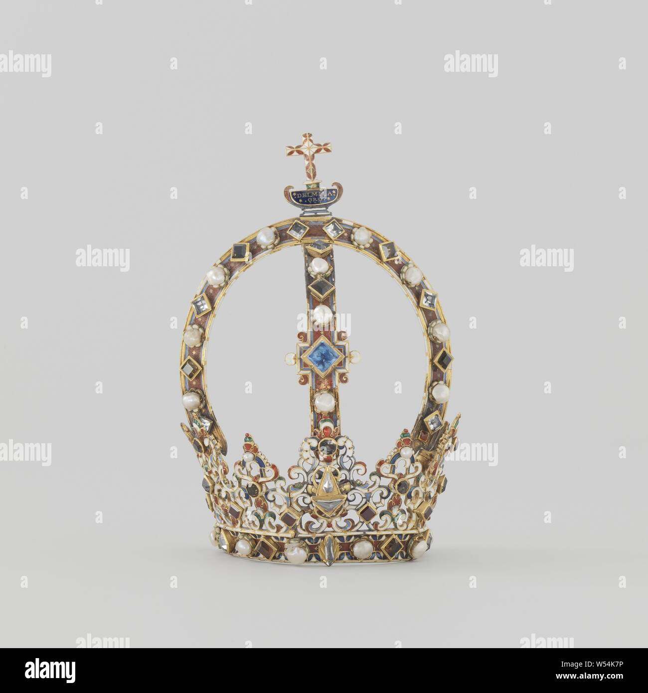 Maria crown, Half crown of a Maria statue, of gold and enamel, set with ...