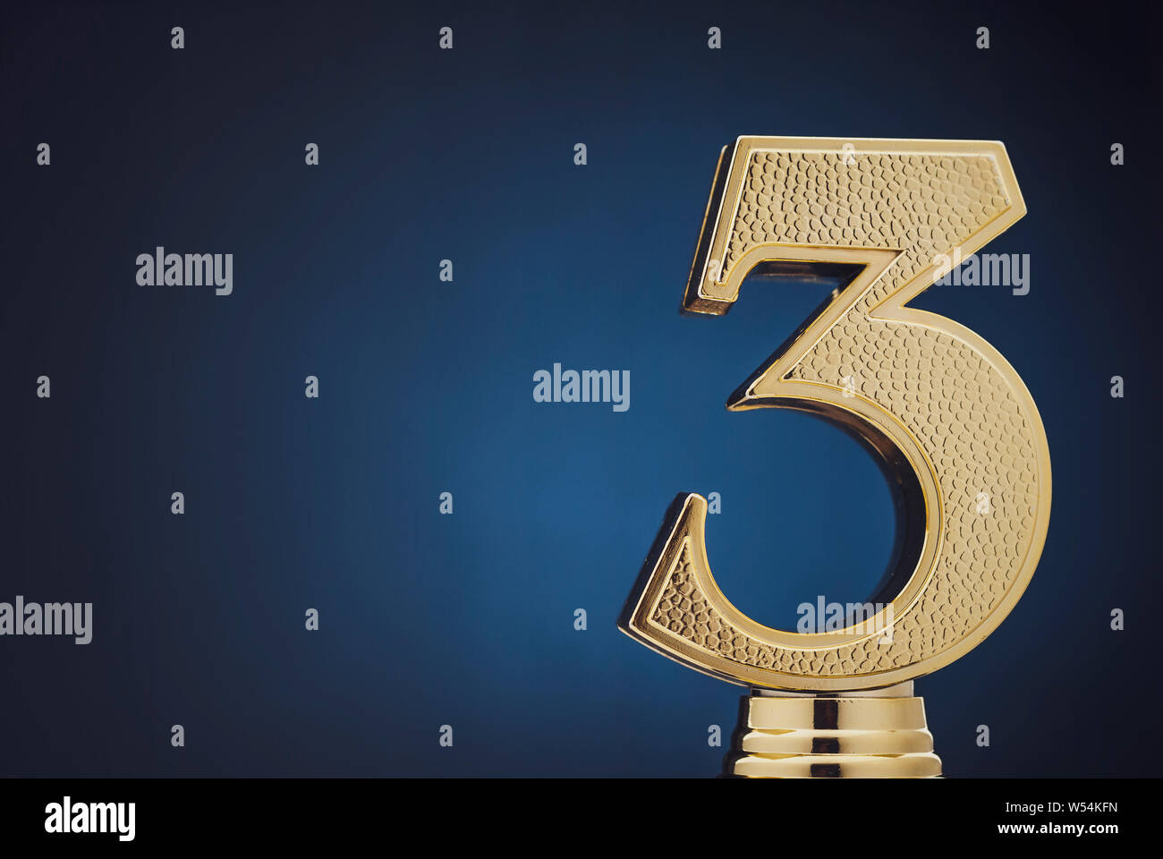 Gold award statue hi-res stock photography and images - Alamy