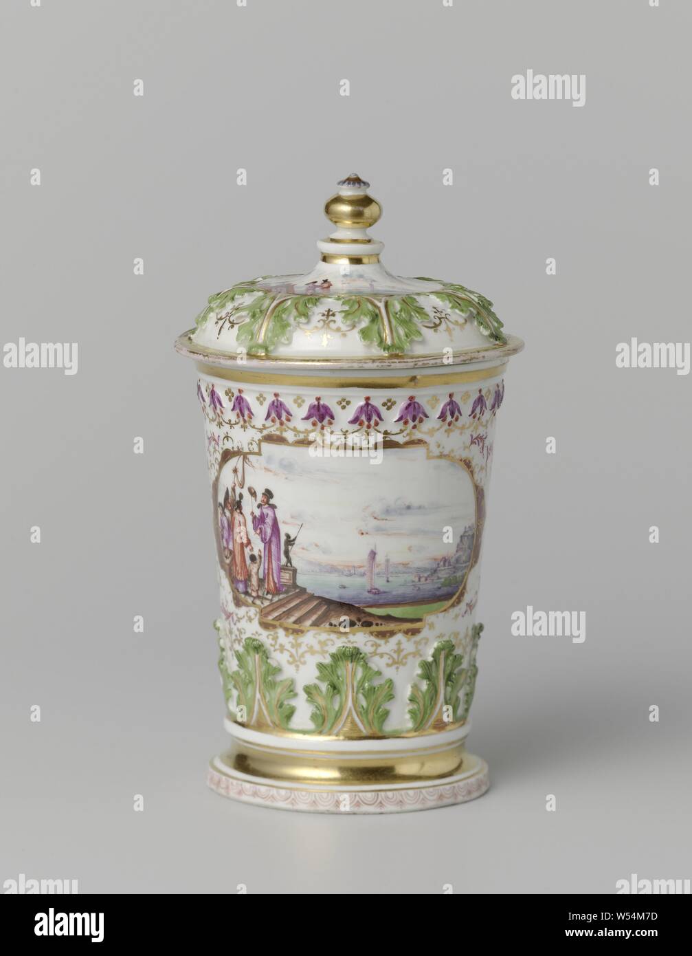 Chinese porcelain foot rim hi-res stock photography and images - Alamy