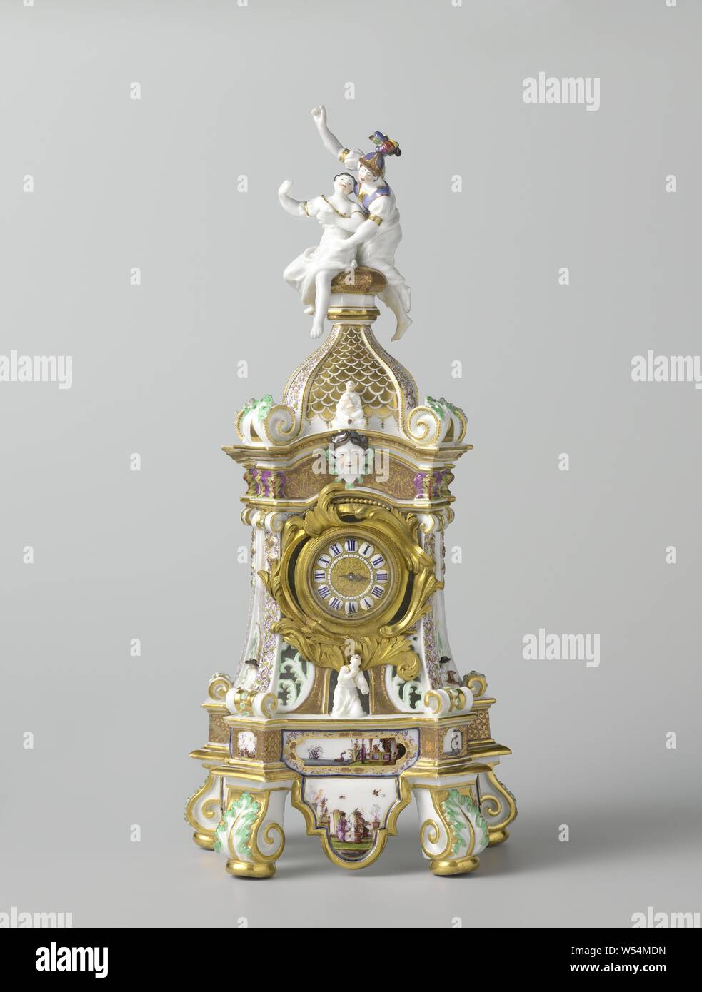 Pendulum wall clock hi-res stock photography and images - Alamy