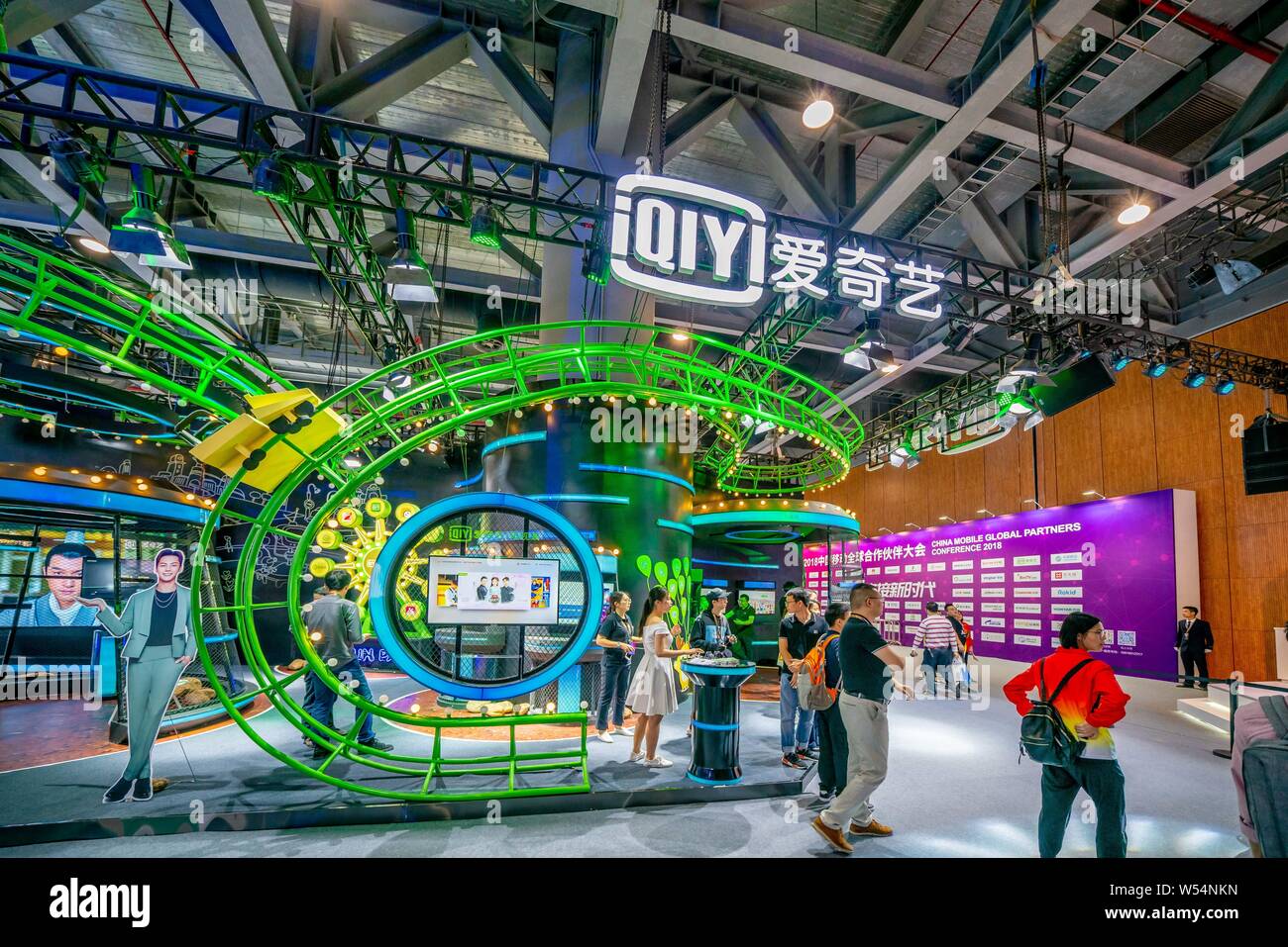 --FILE--People visit the stand of Chinese video streaming provider ...