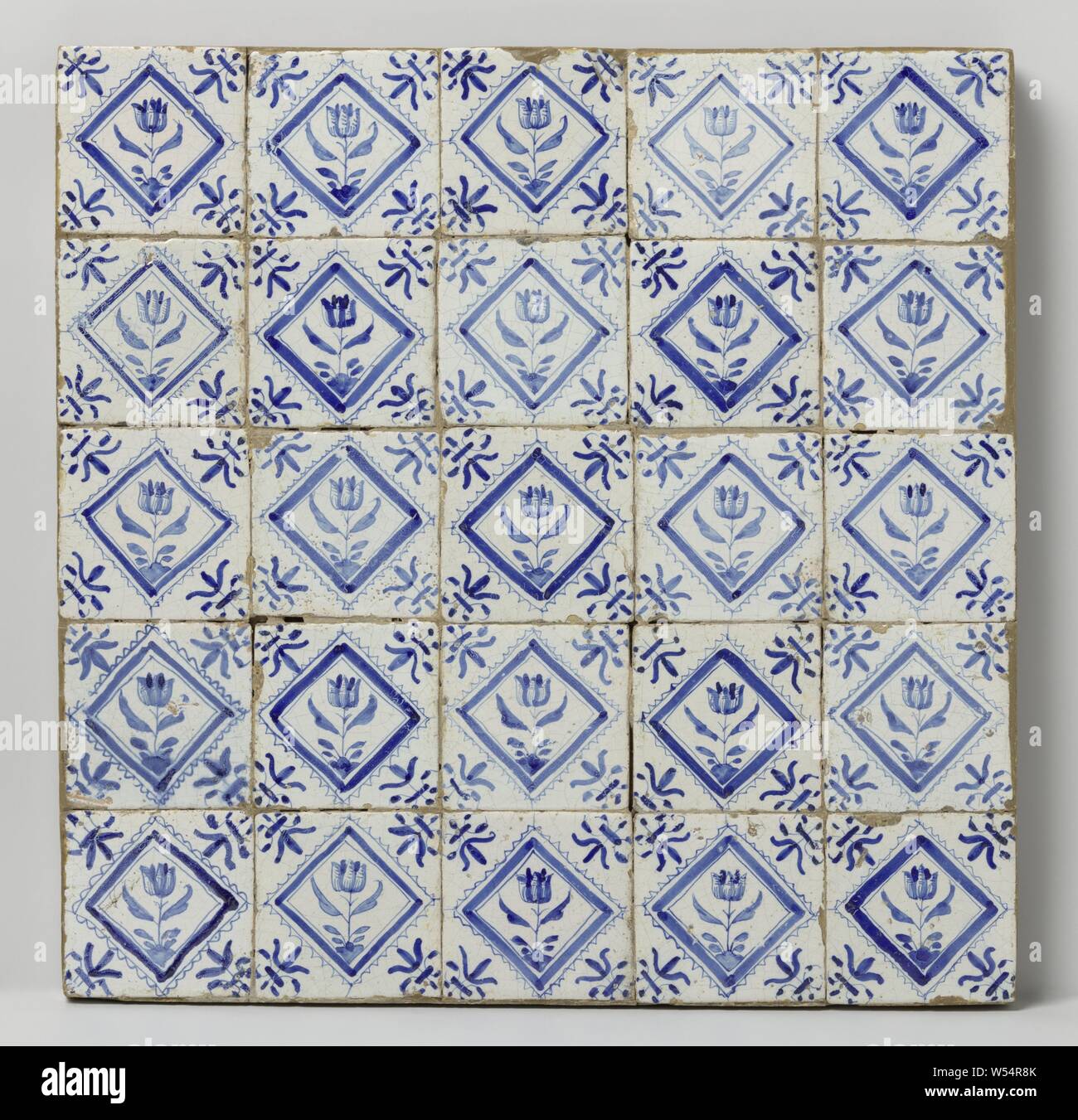 Twenty five tiles hi-res stock photography and images - Alamy