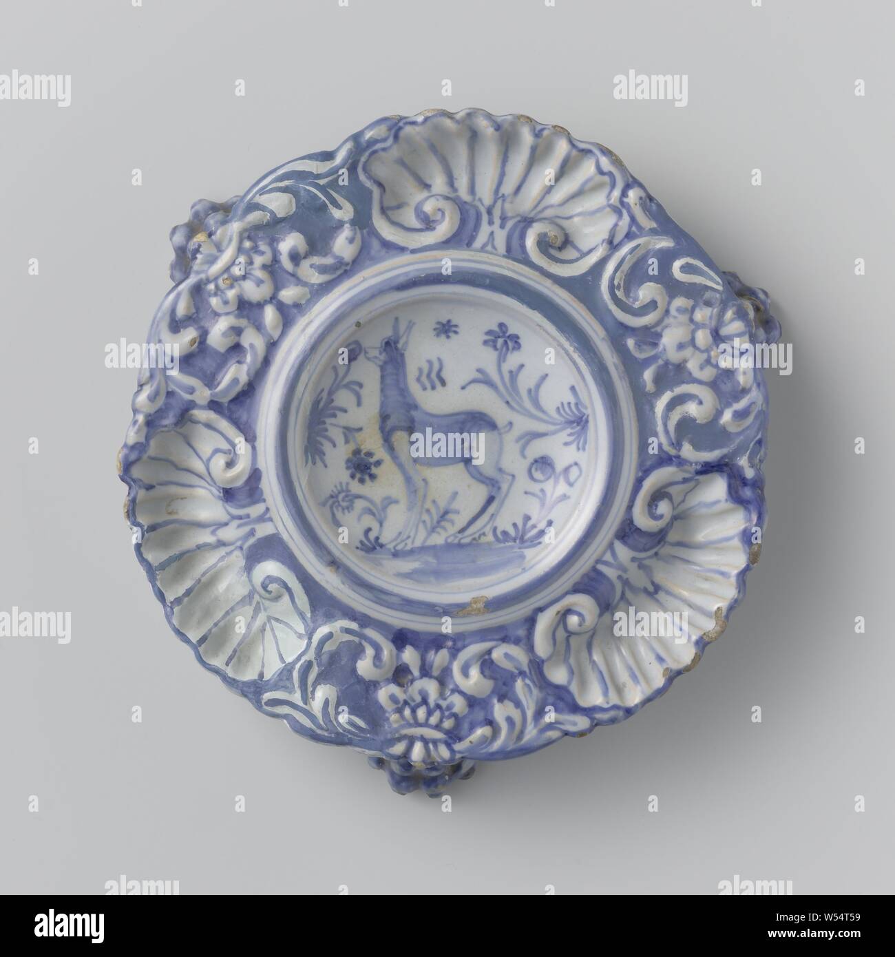 Three legged scale hi-res stock photography and images - Alamy